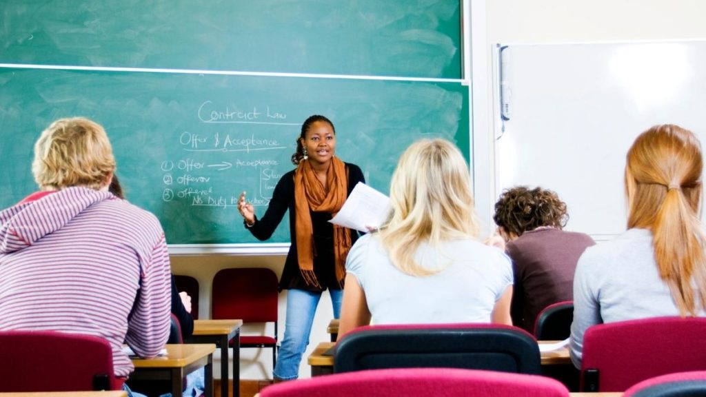 Classroom Practice: Engaged Lecturing – OneHE