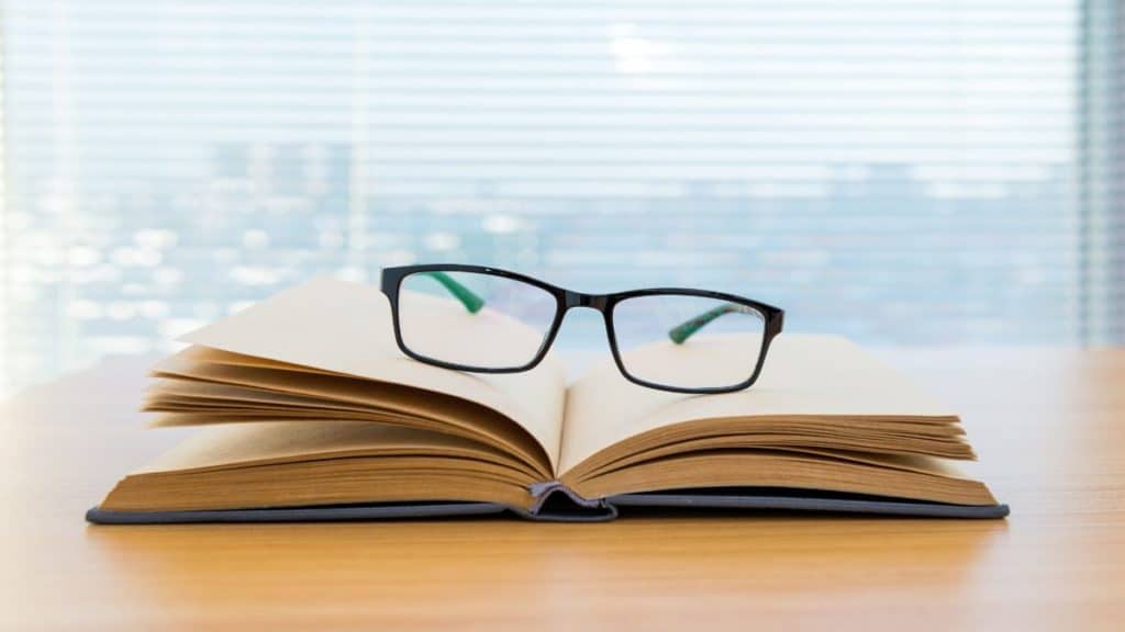 ‘Picture a Professor’: An Interview With Jessamyn Neuhaus – OneHE